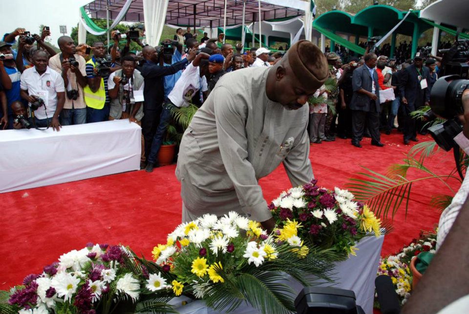 Ojukwu Goes Home: Tributes & Rousing Farewell for the Late Biafran ...