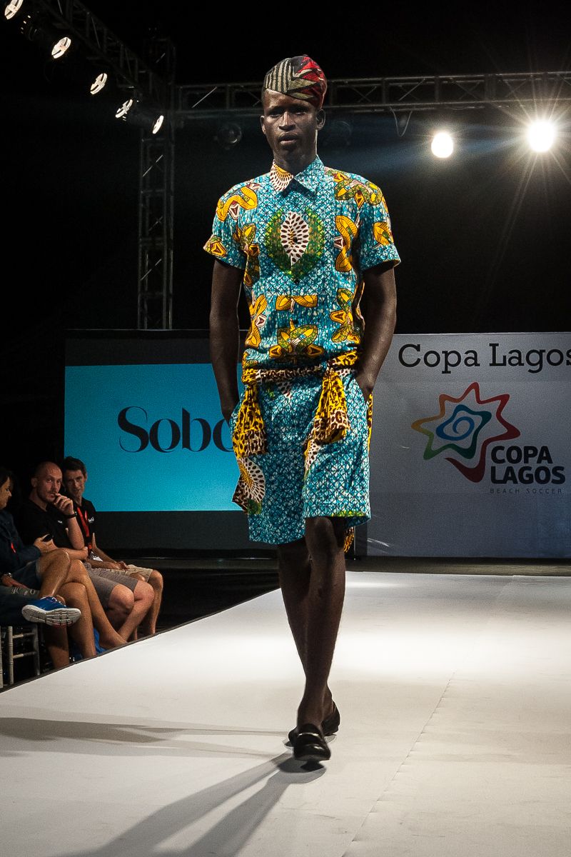 Beautiful Cheerleaders, Nail-Biting Football Moments & Fab ...