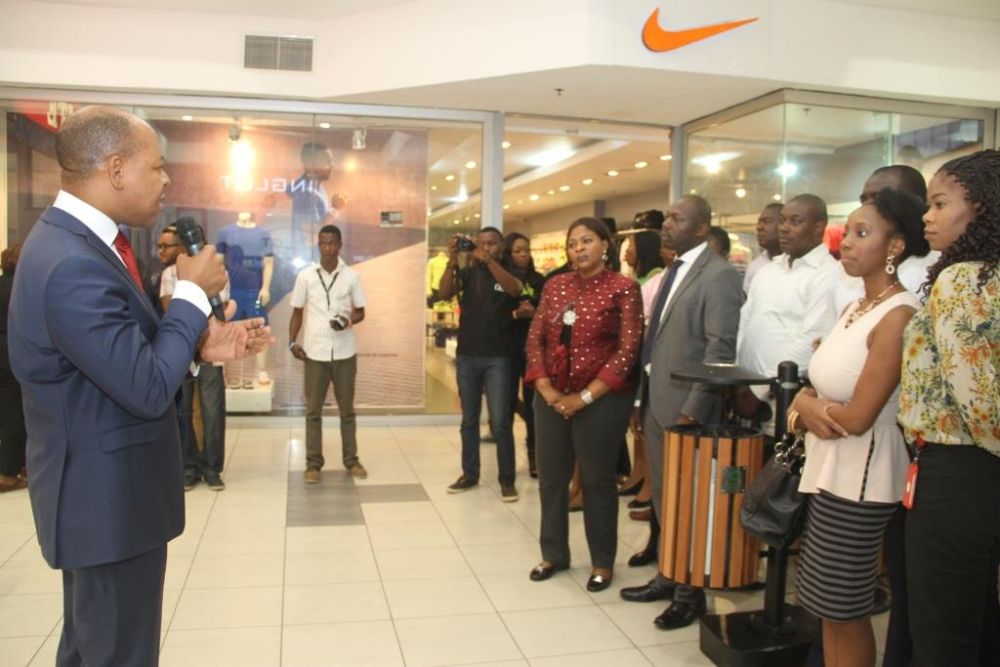 Free Goods, No Limits! Shoppers Fill their Carts in 2 Minutes at ...