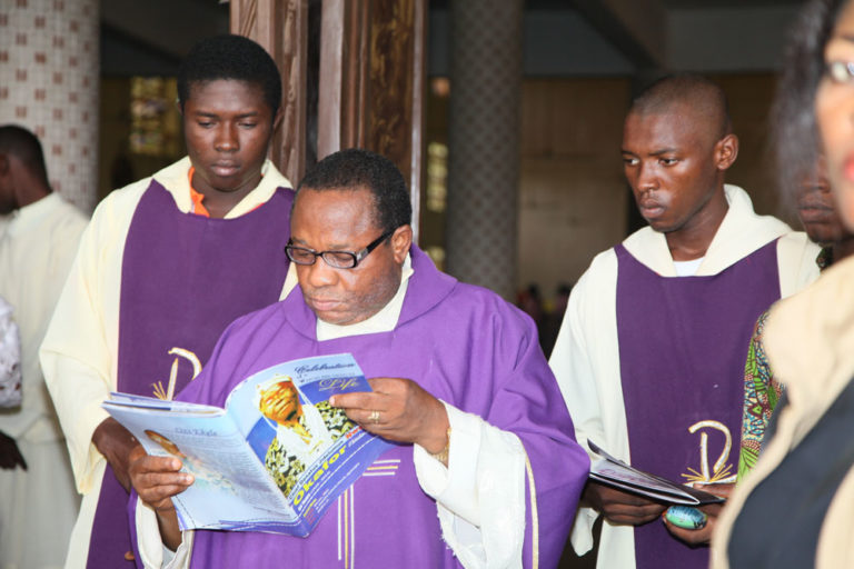 Official Photos: Peter & Paul Okoye of PSquare Laid Their Dad to Rest ...