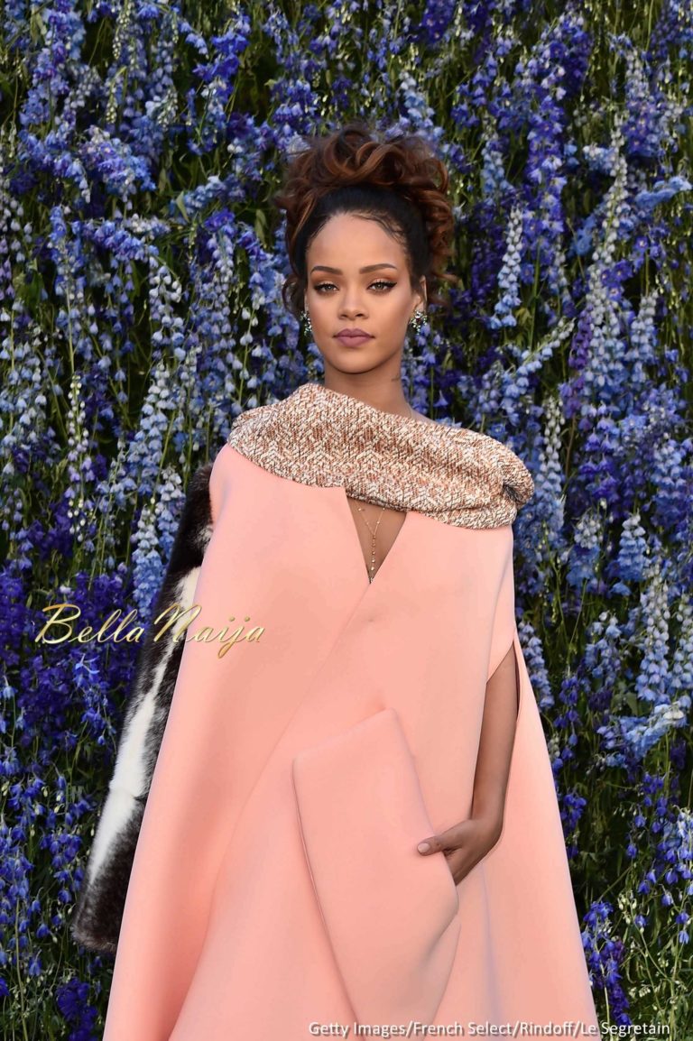 Rihanna Makes a Stunning Appearance at Dior Show at Paris Fashion Week ...