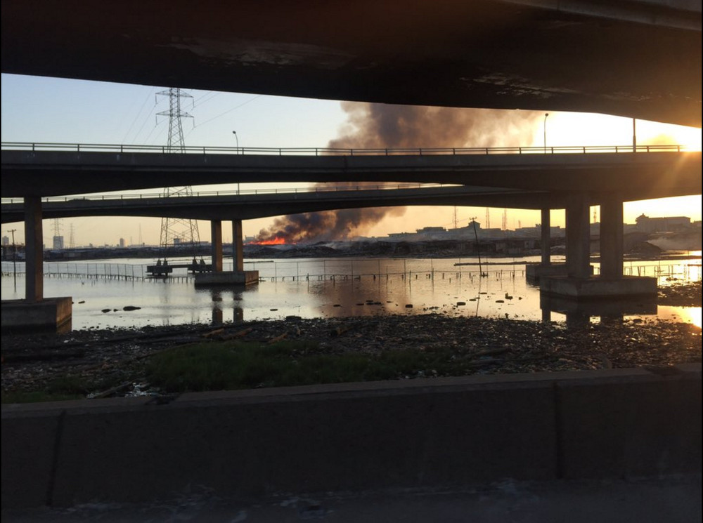 BREAKING: Major Fire in Makoko (near 3rd Mainland Bridge) | BellaNaija