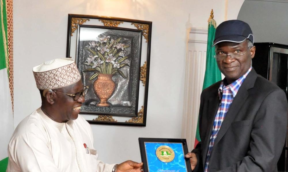 Fashola visits Nasarawa, Governor Tanko Al-Makura appeals for more ...