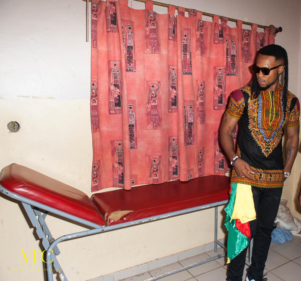 Flavour gives back in Mali during West African Tour | BellaNaija