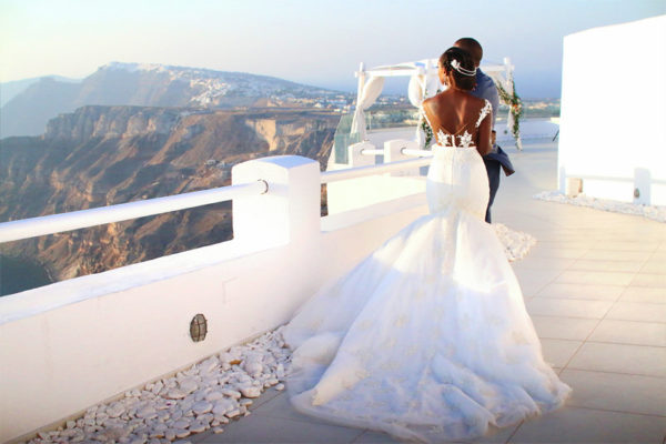 BN Bridal Beauty: Julianna's Stunning Santorini Wedding! Edee Beau ...