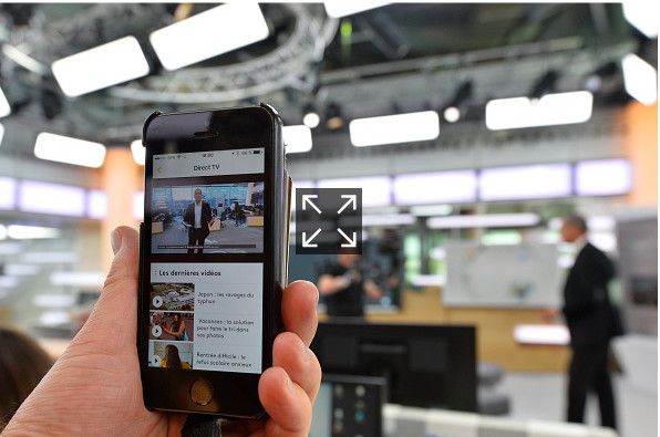 Optometrist Warns Against the Effects of Excessive Use of Smartphones ...