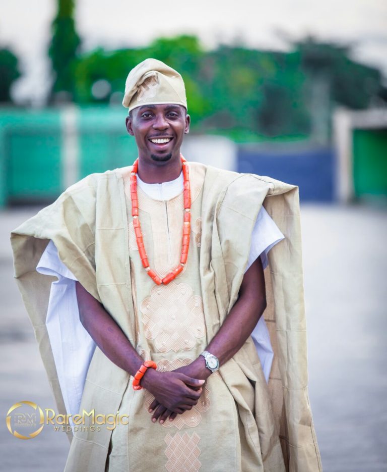 Beautiful Yoruba Traditional Wedding & #AsoEbiBella Shoot by Gbenga ...