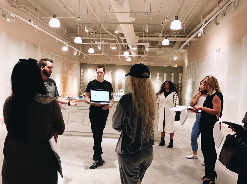 First Photos of Kylie Jenner's Kylie Cosmetics Store and Christmas ...