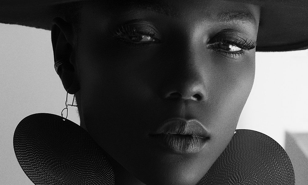 Anny Robert Showcases the Mystery and Elegance of Today's Woman in New ...