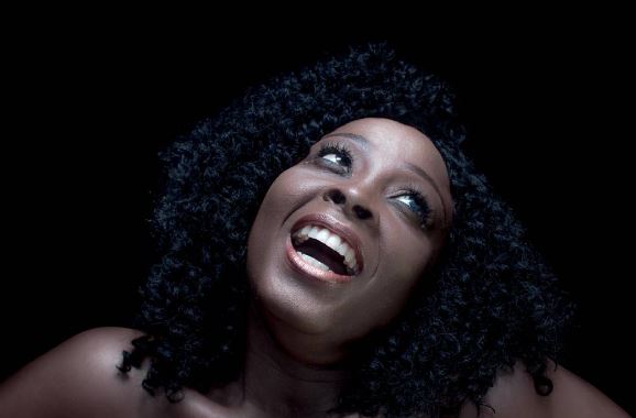 Happy Birthday Lolo1! See the Comedian’s Lovely New Photos