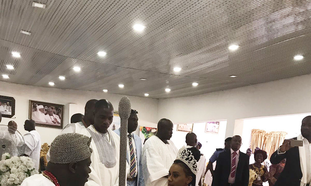 Miss Africa Great Britain Sarah Jegede Visits Ooni of Ife At His Palace ...
