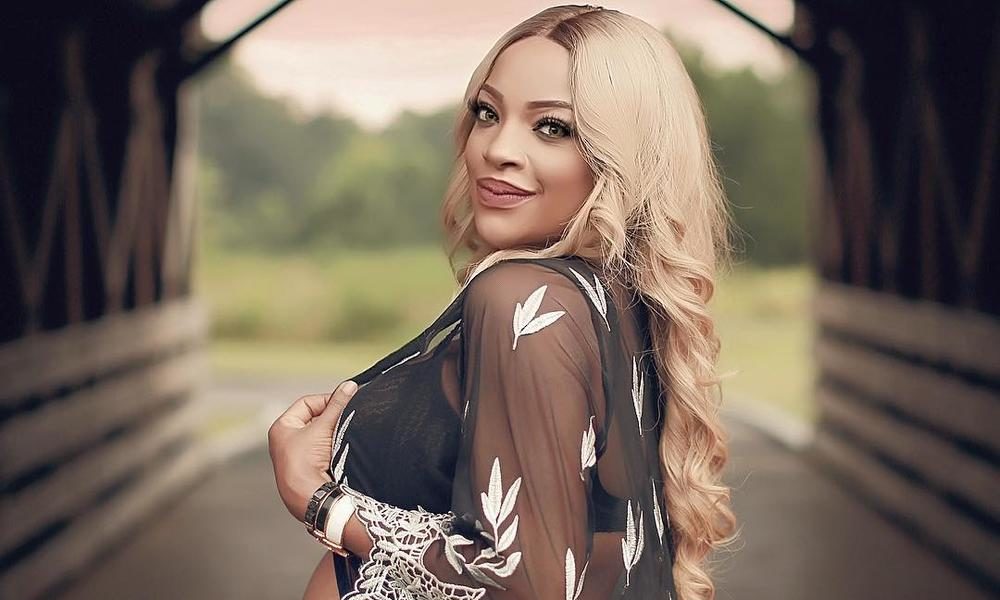 Freda Francis shares Pregnancy Memories with beautiful Maternity Shoot ...