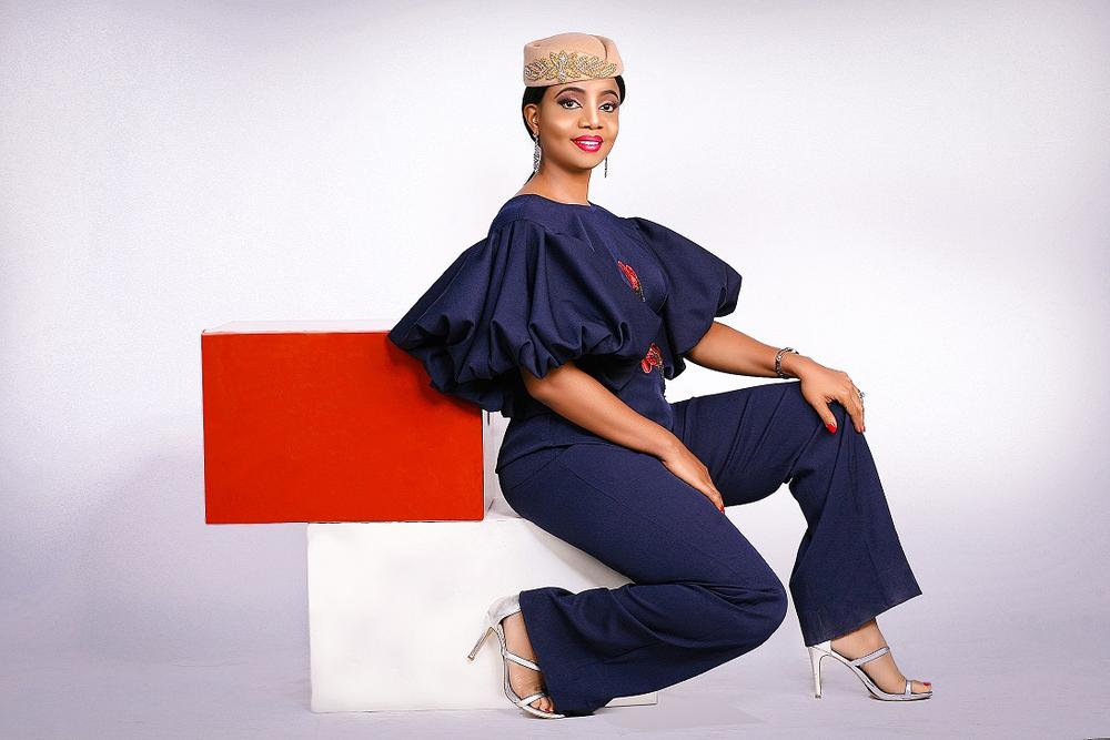 La Mode Magazine publisher Sandra Odige releases fabulous photos to ...