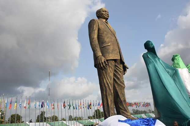Okorocha unveils Giant Statue of Jacob Zuma in Owerri | BellaNaija