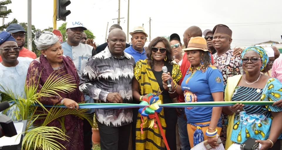 Lagos State unveils Statue in honour of Fela | BellaNaija
