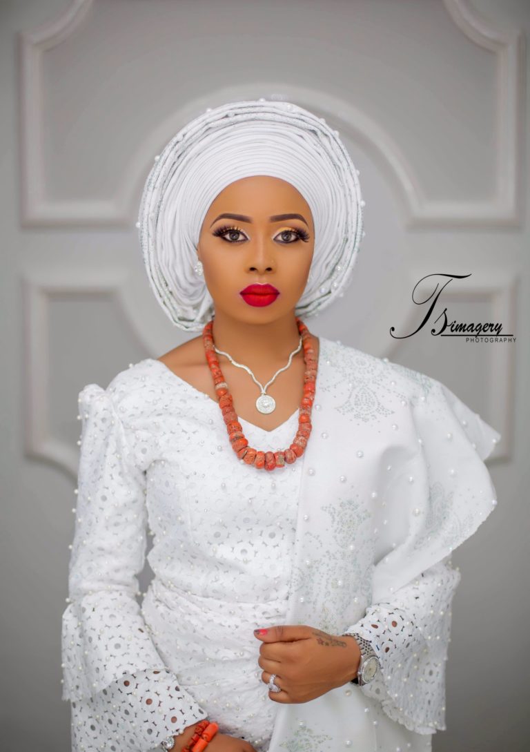 A Royal Affair! Olori Olaitan of Oyo & her boys look Elegant in White ...