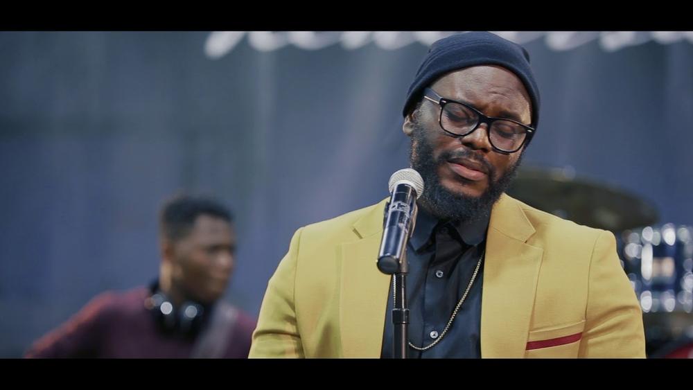 Ayoola covers "I Love to Love You Lord" on Part 2 of #TheAyoolaLive ...