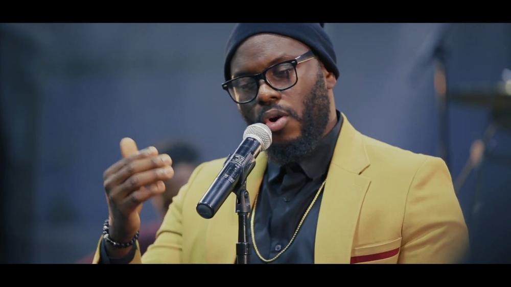 Ayoola performs "Yago" at the Maryland Edition of #TheAyoolaLive ...