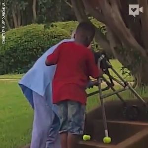 BN Sweet Spot: This Viral Video of an 8-year-old helping an Old Woman ...