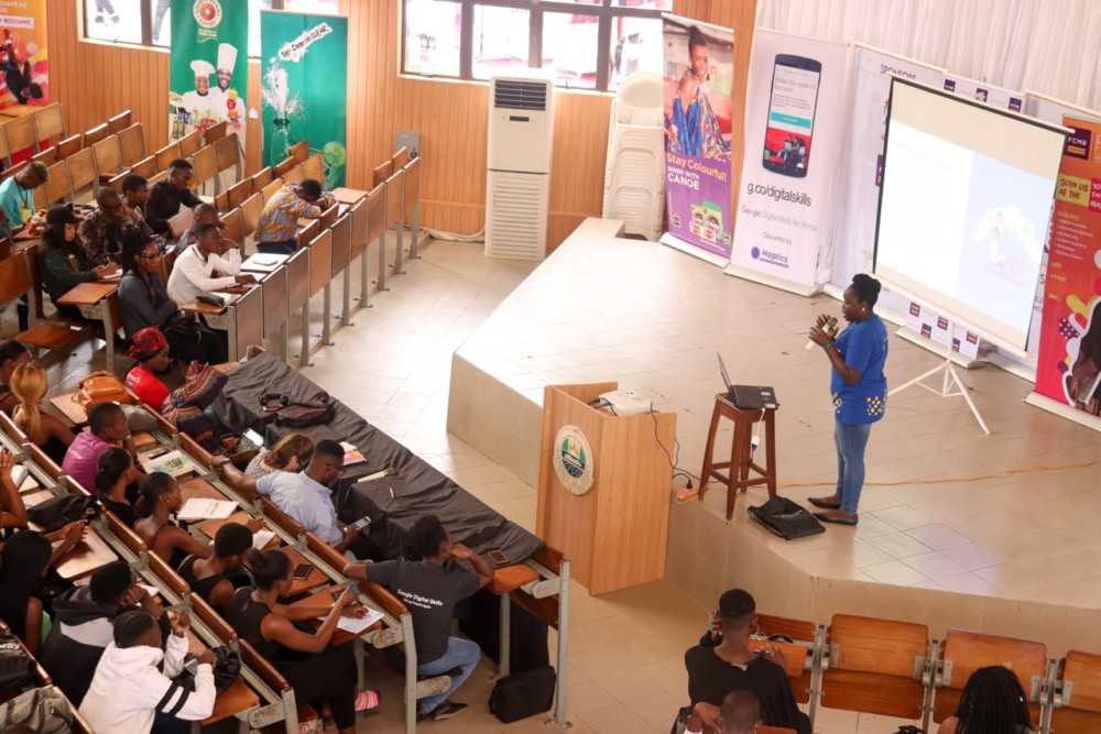 Denola Grey, Derenle Edun attend Dare2Dream Campus Tour