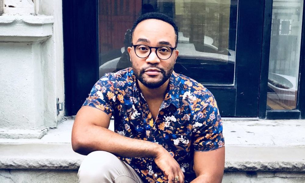 Jennifer Lopez brings Dayo Ephraim on stage while performing in Las ...