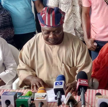 Senator Iyiola Omisore brings Joy to Hospital Patients & Orphanage ...