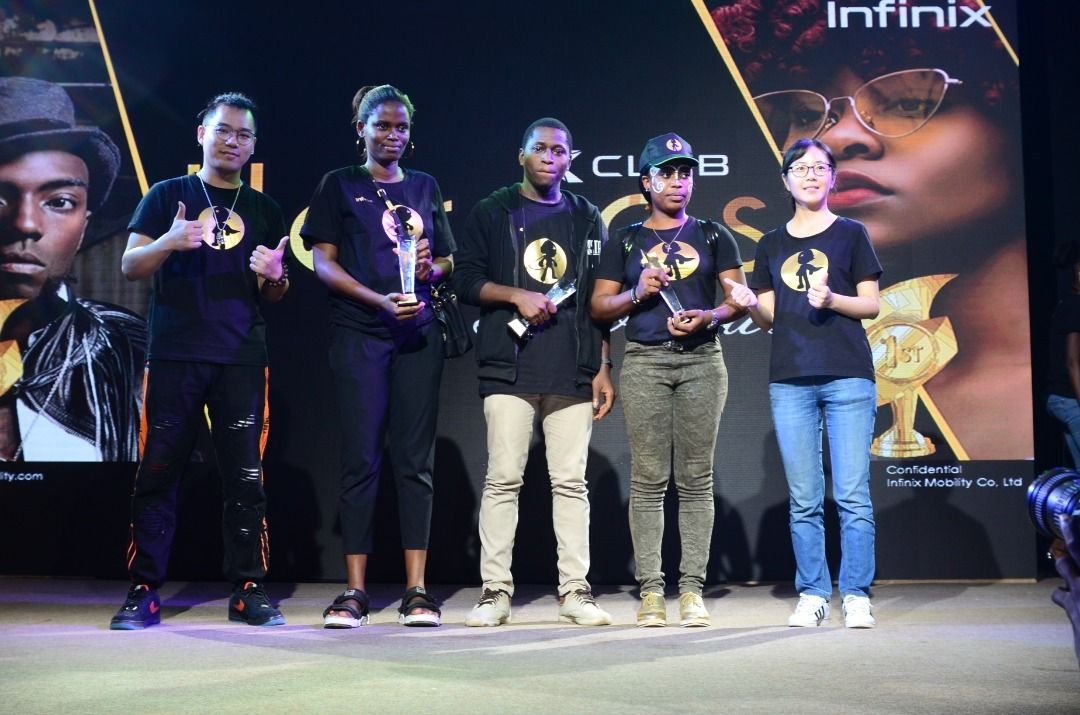 Infinix Brand Ambassador Davido surprises Fans at the Infinix 12-12 ...