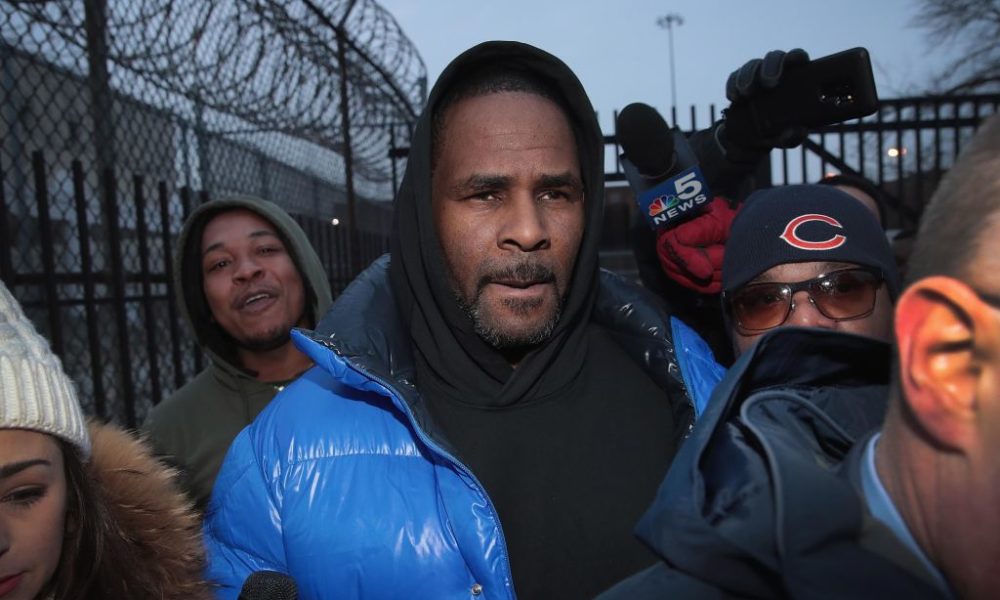 R. Kelly regains freedom after paying $100k Bond | Watch | BellaNaija