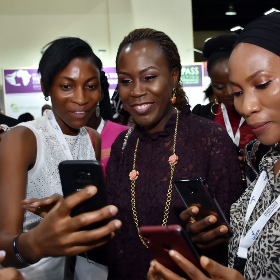 4 Must See Loc Hairstyles & Soul Singer Ledisi's Go-To Loc Tips ...