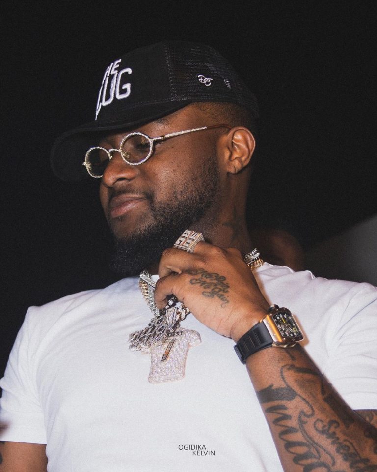 Davido has a New 30 Billion Gang Chain & It Has His Son's Face ...