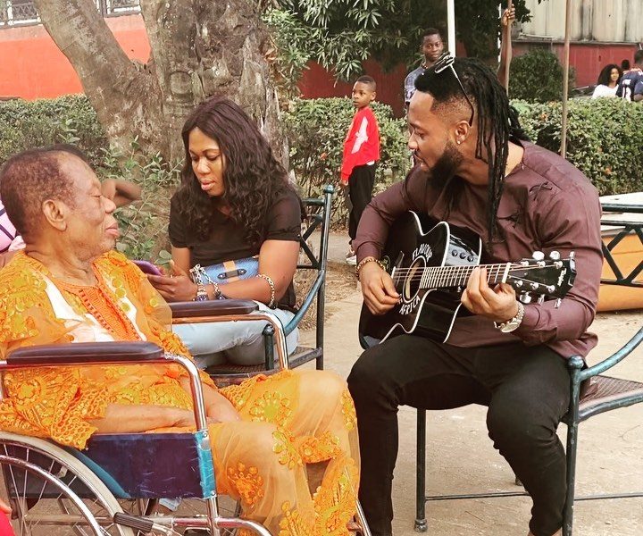 This Video of Flavour Serenading his Aged Father is Our Favourite Thing ...