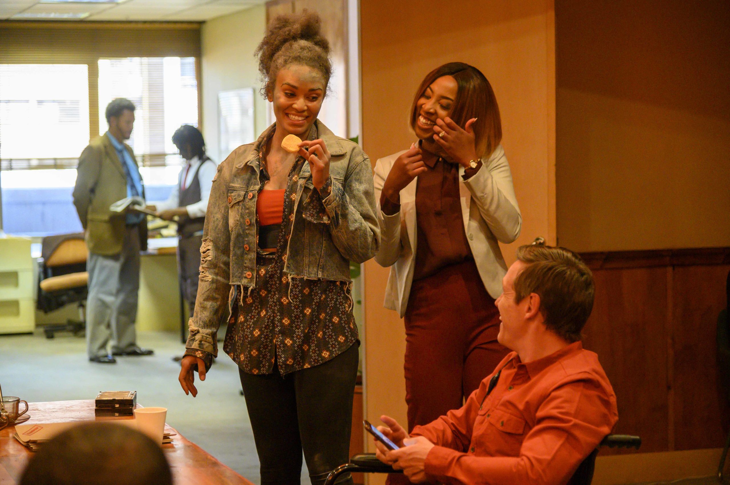 How Chi Mhende Crushed Self Doubt To Star in Netflix's "Queen Sono ...