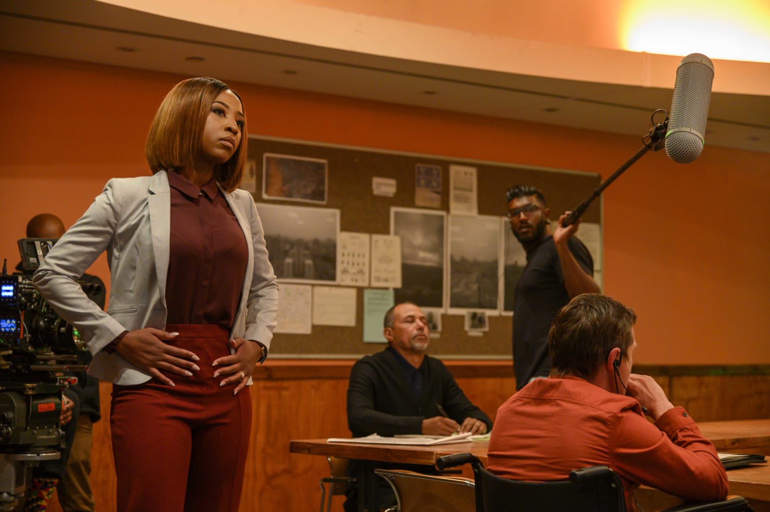 How Chi Mhende Crushed Self Doubt To Star in Netflix's "Queen Sono ...