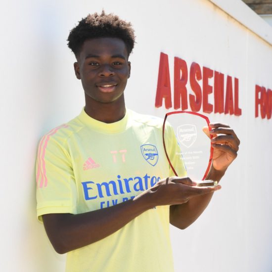 Arsenal Midfielder Alexander Iwobi is giving out an Exclusive Arsenal ...