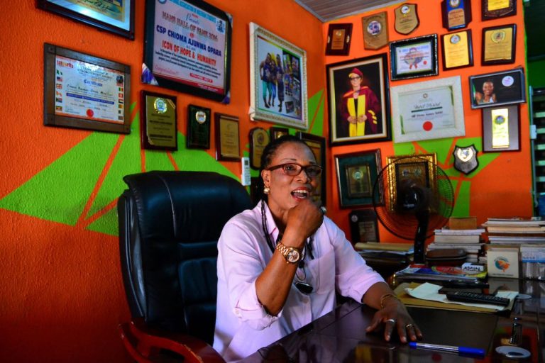 Chioma Ajunwa Won Olympic Gold 25 Years Ago, Now She's Helping Younger ...