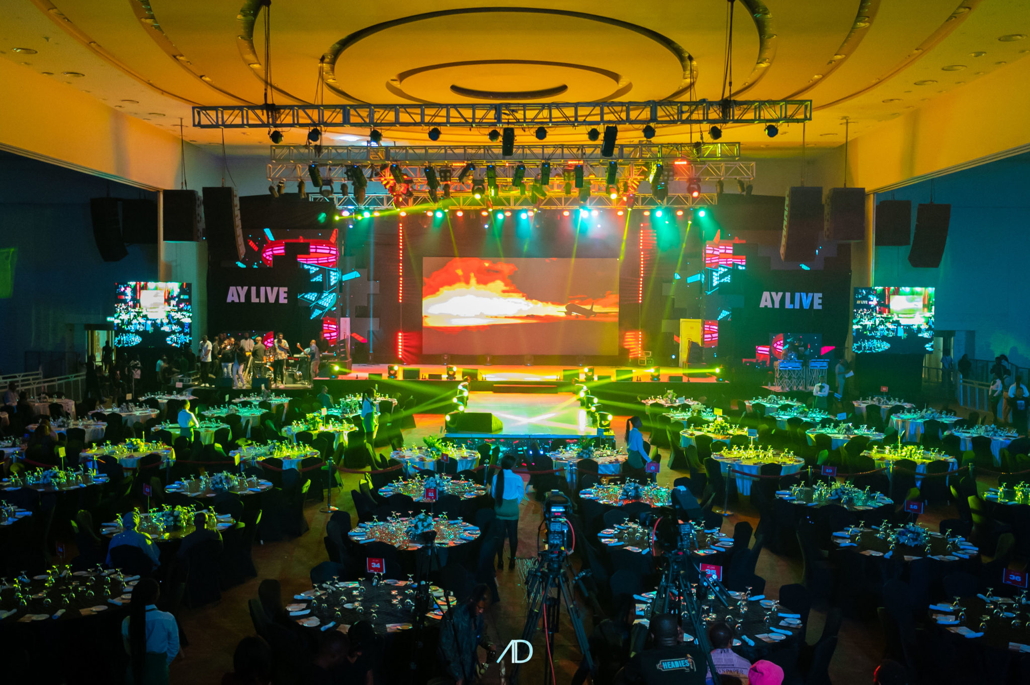 All the Photos! Liquorose, Davido, Whitemoney, P-Square & More at the ...