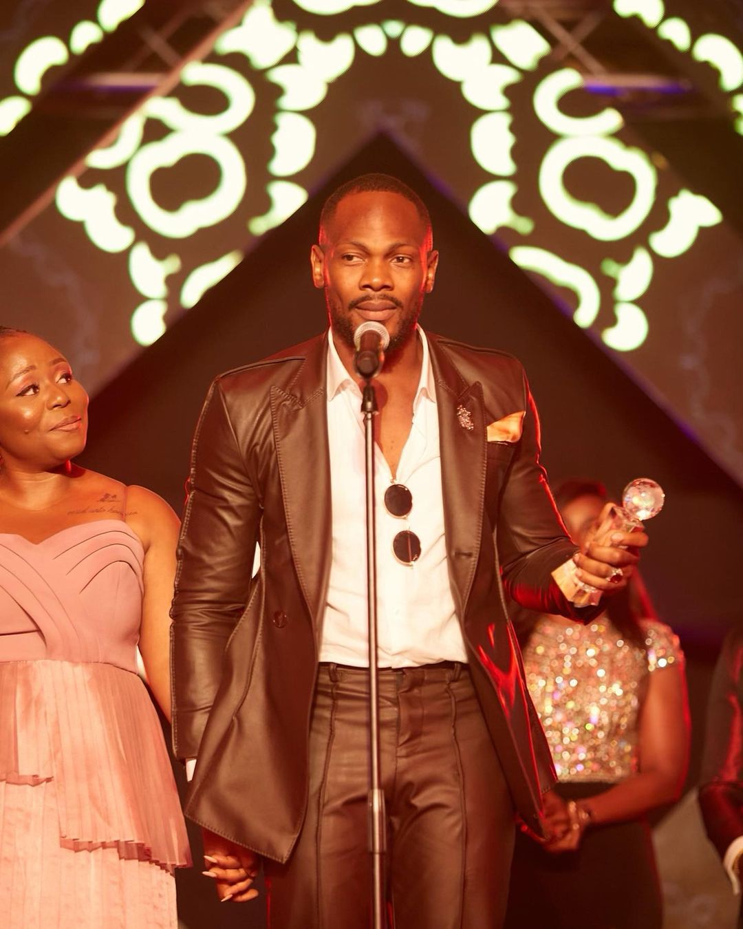 Daniel Etim Effiong wins Best Actor at the AFRIFF Globe Awards | BellaNaija