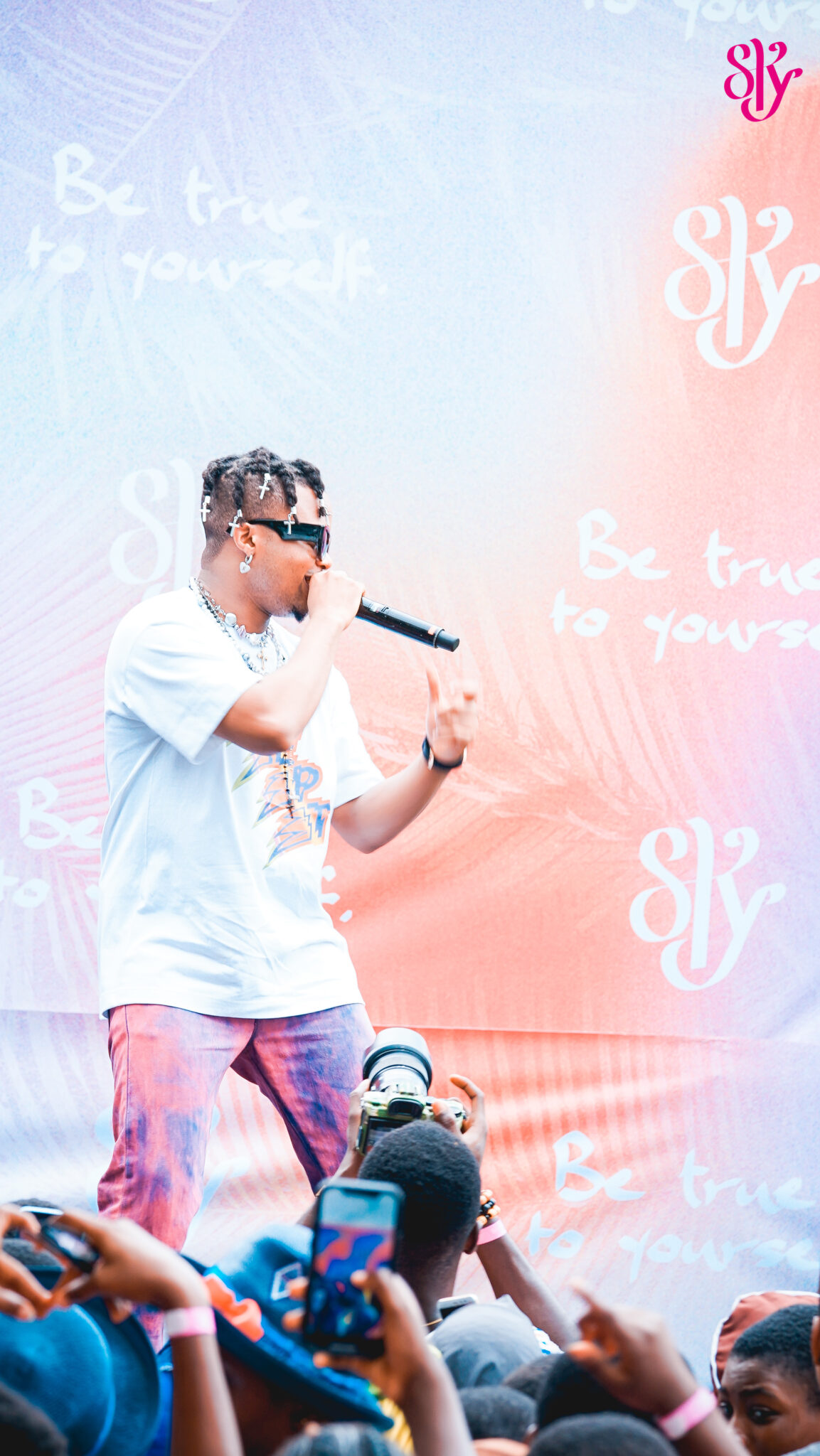 Alex Unusual urges Teen Girls to be 'True to Themselves' by taking the ...