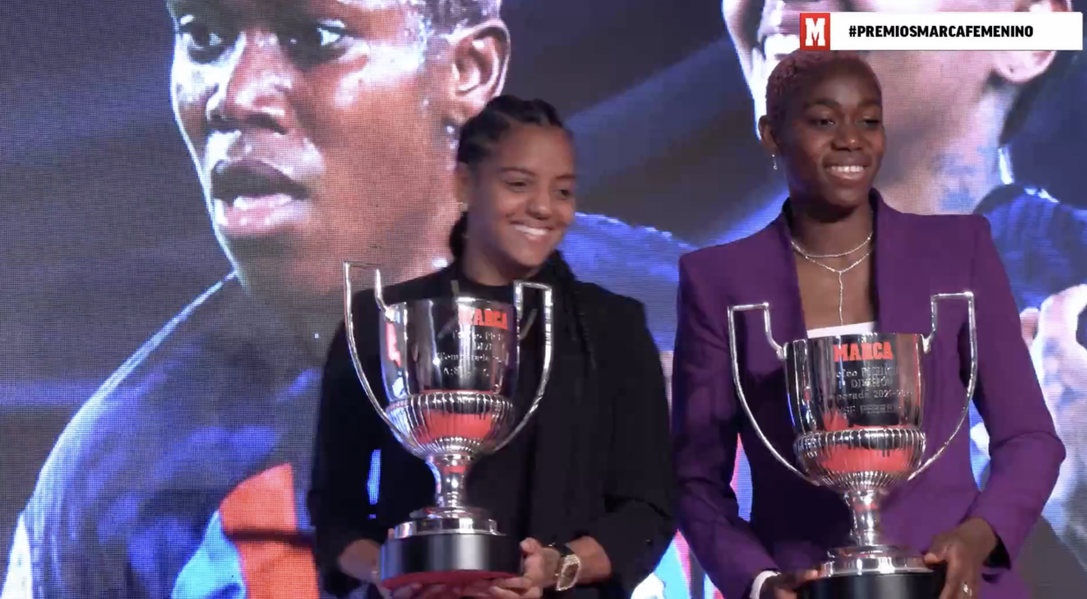 Asisat Oshoala receives Pichichi award for the 2021-22 Spain Primera ...