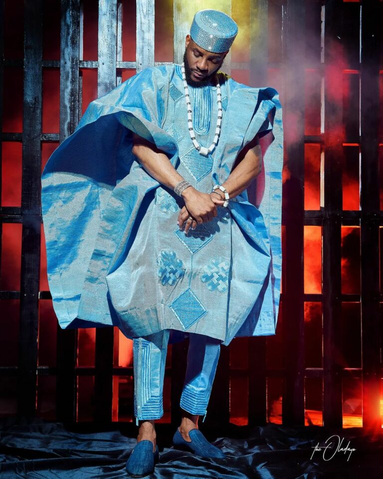 #BBTitans: Ebuka Obi-Uchendu Wore A Sky Blue Agbada for Last Night’s Live Eviction Show & We ...