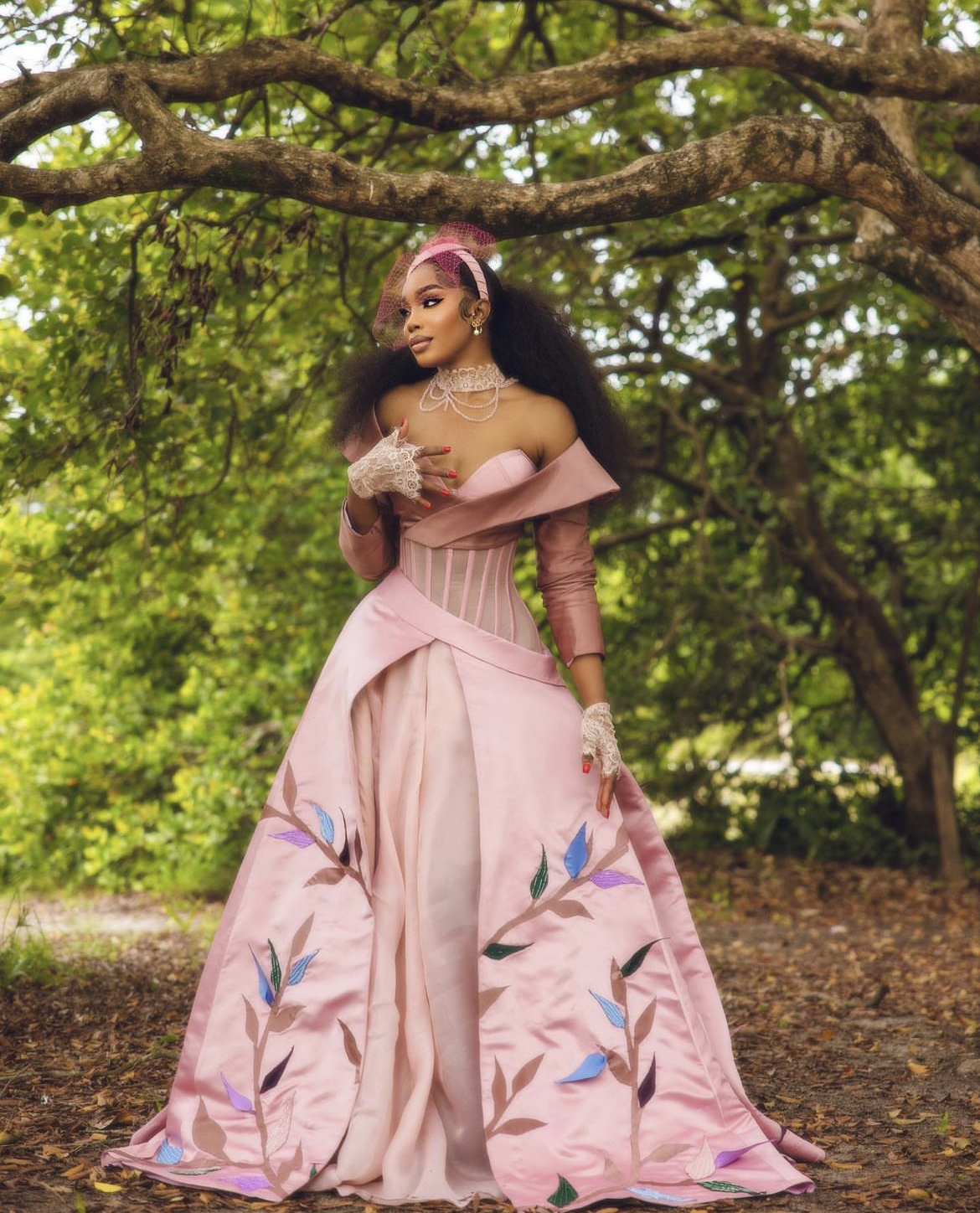 All The Glitz & Glam From Netflix’s “Queen Charlotte: A Bridgerton ...