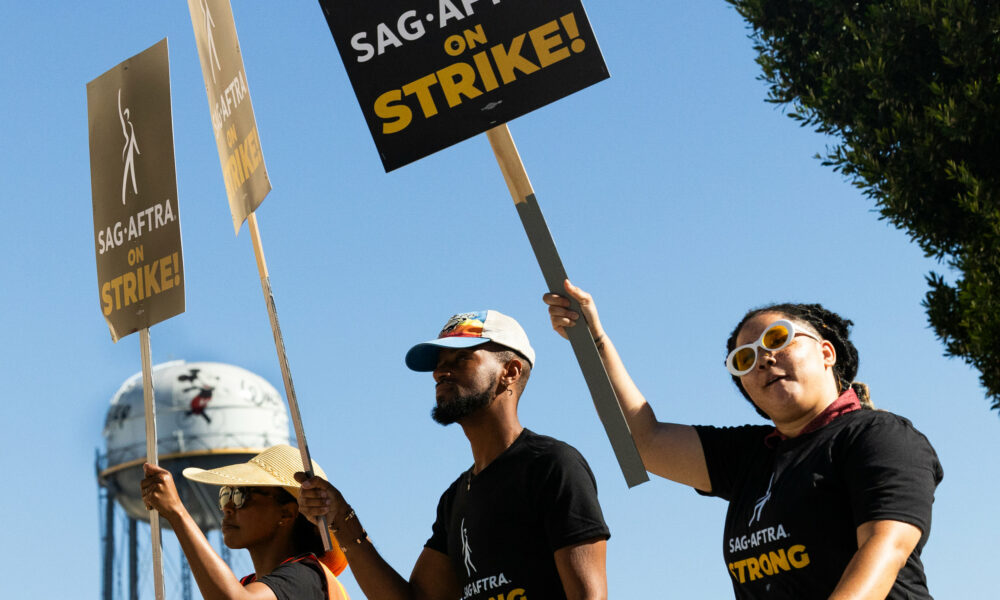 Sahndra Fon Dufe: What Film Industries Can Learn from the Hollywood ...