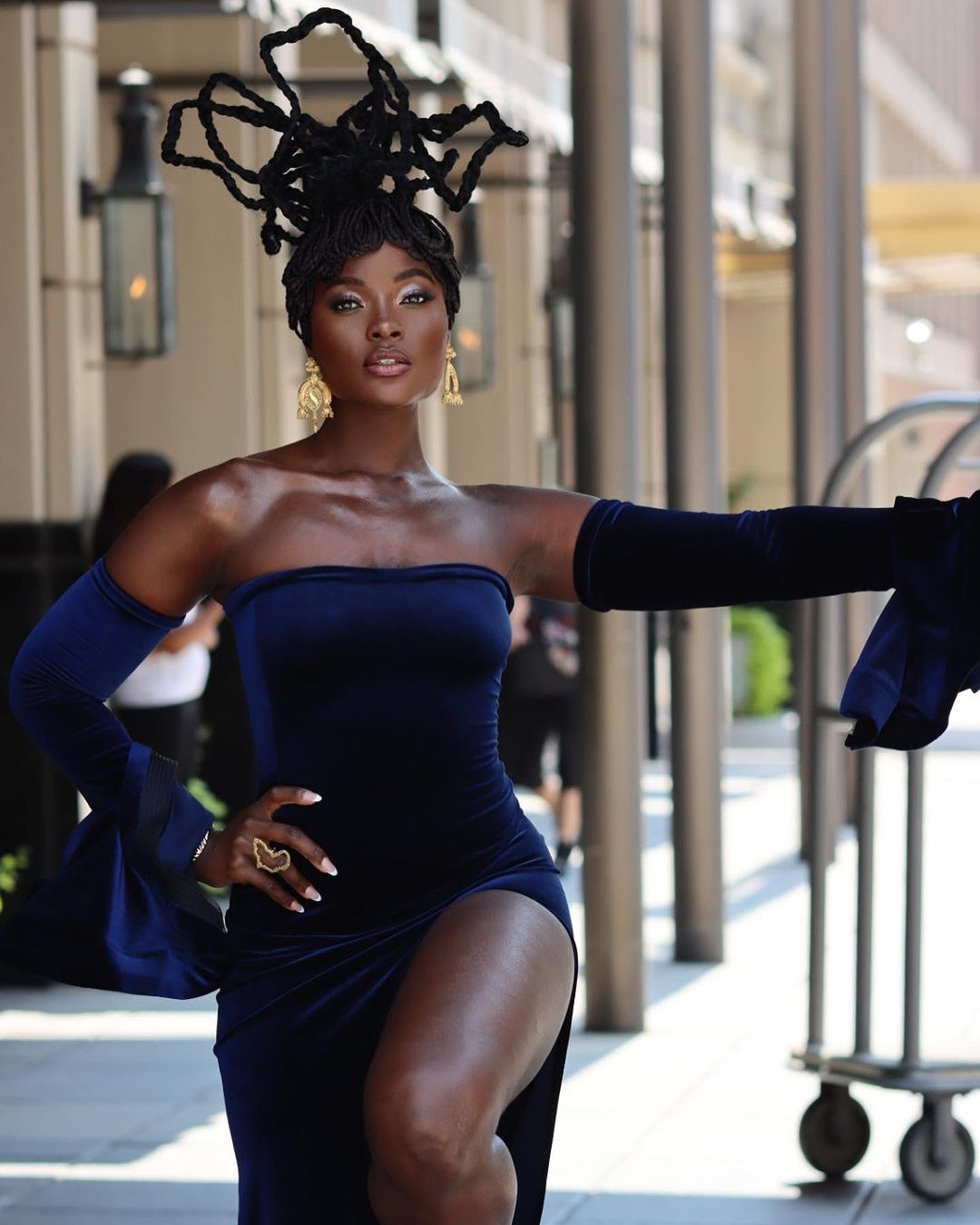 A Week's Worth Of Trendy Outfit Inspirations From Black, Bold ...