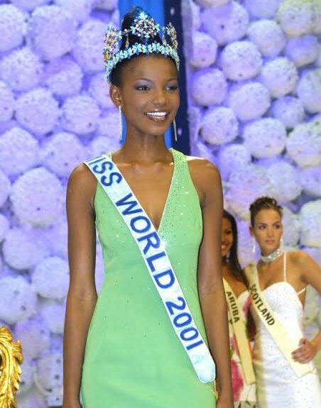 The Tale Of Agbani Darego's Iconic Miss World 2001 Finale Outfit From ...