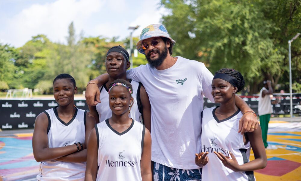 #EkoTag: Osa Seven Tells Our History on a 13ft by 108ft Graffiti Mural ...