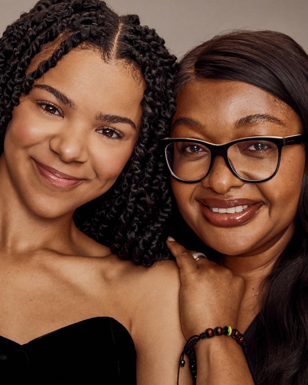 Explore The True Relationship Between India Amarteifio & Her Makeup ...