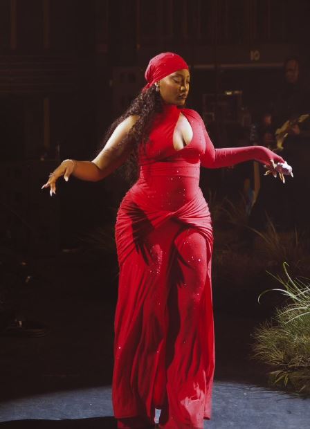 Tems Kicks Off World Tour With An Electrifying Performance in London ...