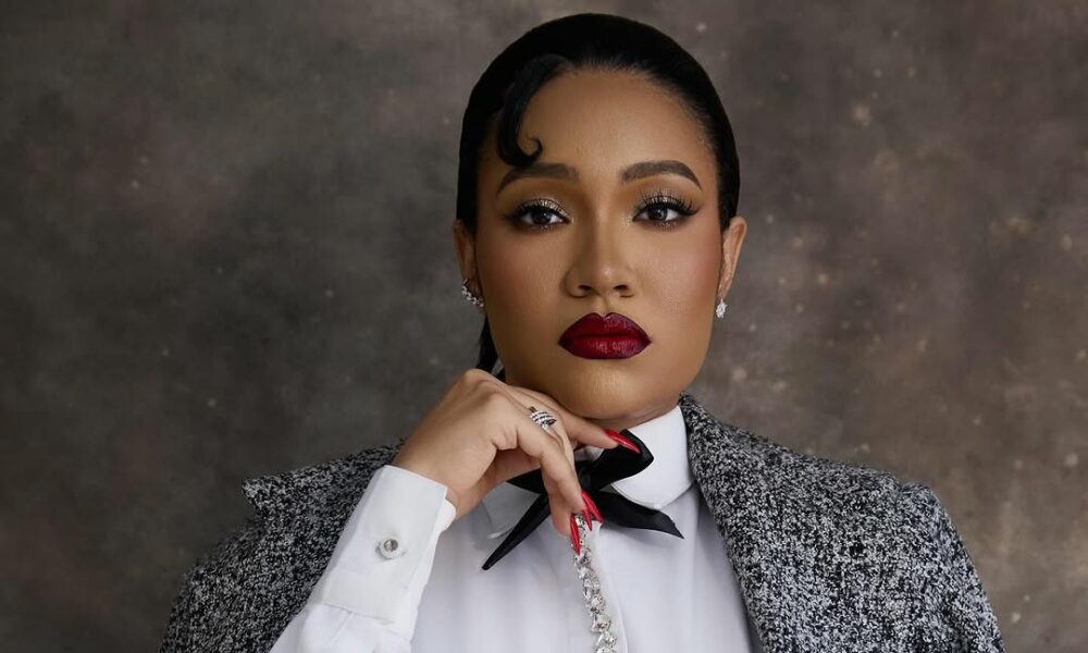 Who Knew Tweed & Red Lips Could Look This Good? Anna Ebiere Banner’s ...