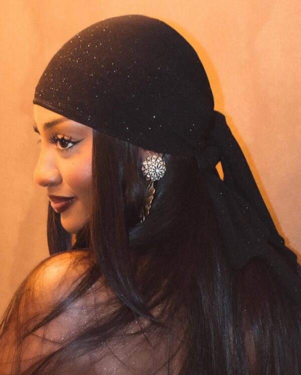 This Is How You Make a Black Glittering Scarf the Star | Tems' Style ...