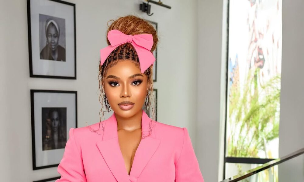 See How Nancy Isime Styled a Tie with Asooke and Made It Look So Good ...